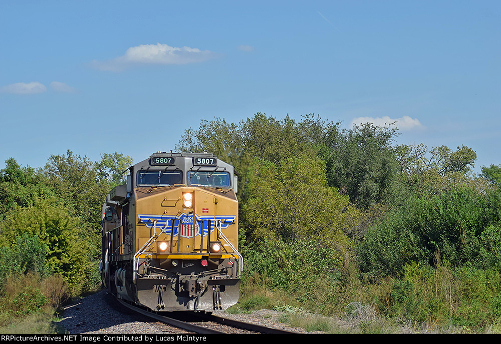 UP 5807 westbound UP empty grain train
